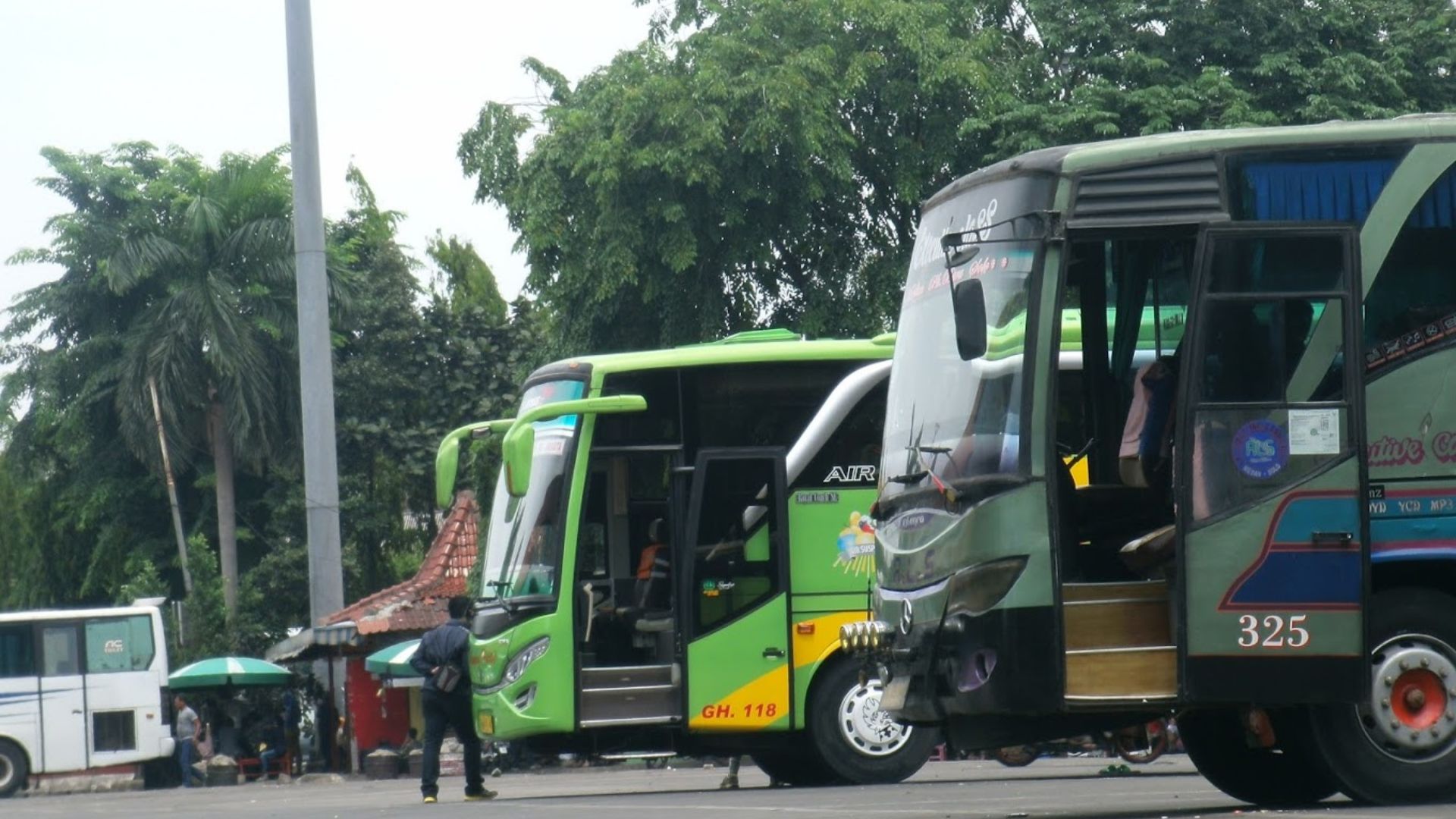 Terminal Kampung Rambutan - Info Destinasi - En's Room