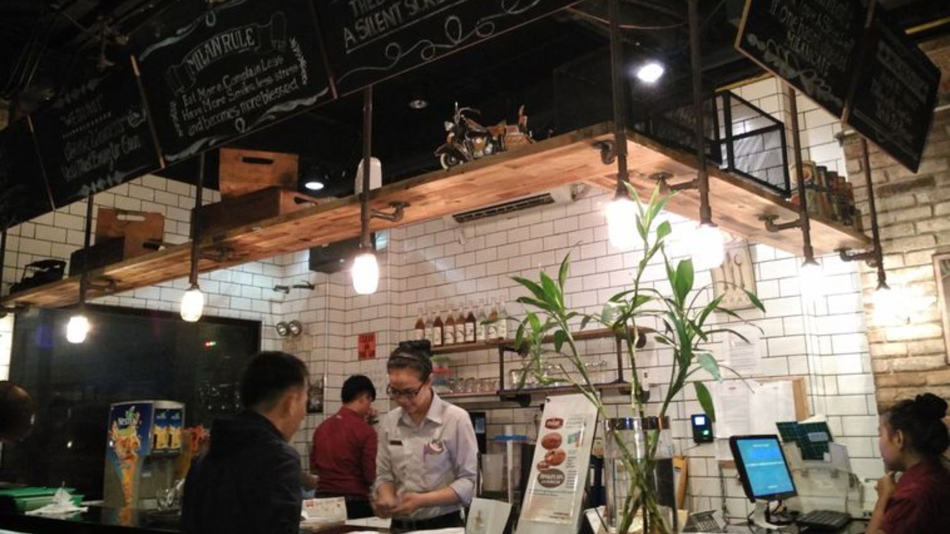 5 Tempat Makan Terdekat Margonda Residence - Depok Apartem...