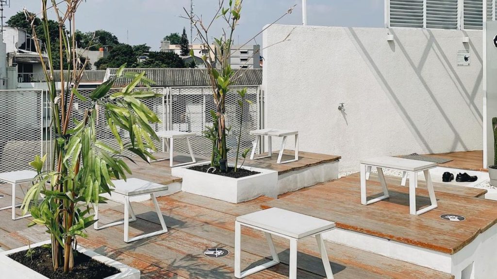 5 Cafe Rooftop Terbaik di Depok - En's Room